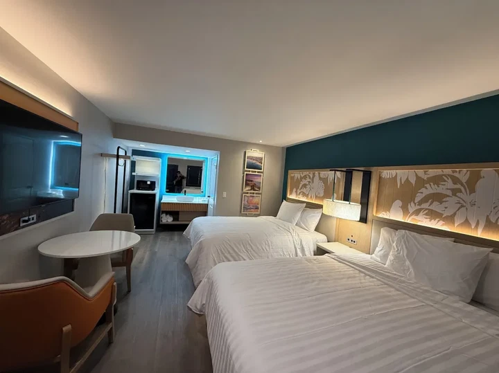 Harbor Bay Inn - Costa Mesa, CA