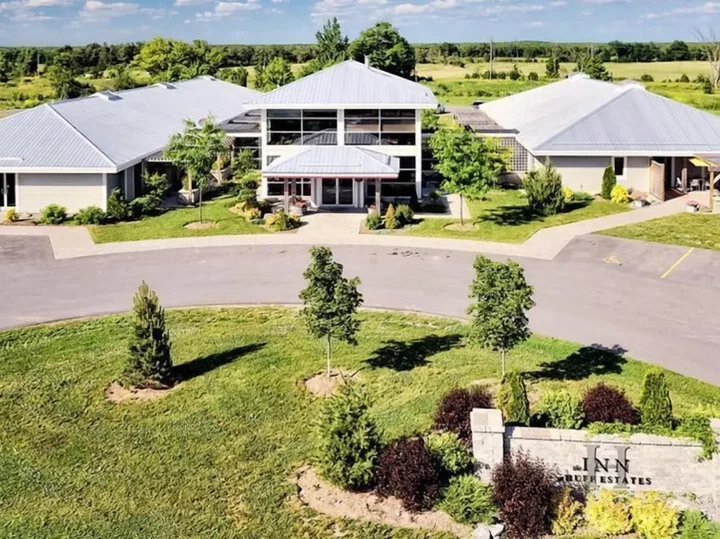 Huff Estates Inn & Winery - Prince Edward