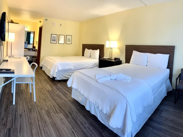 Seven Gables Inn - Branson West, MO