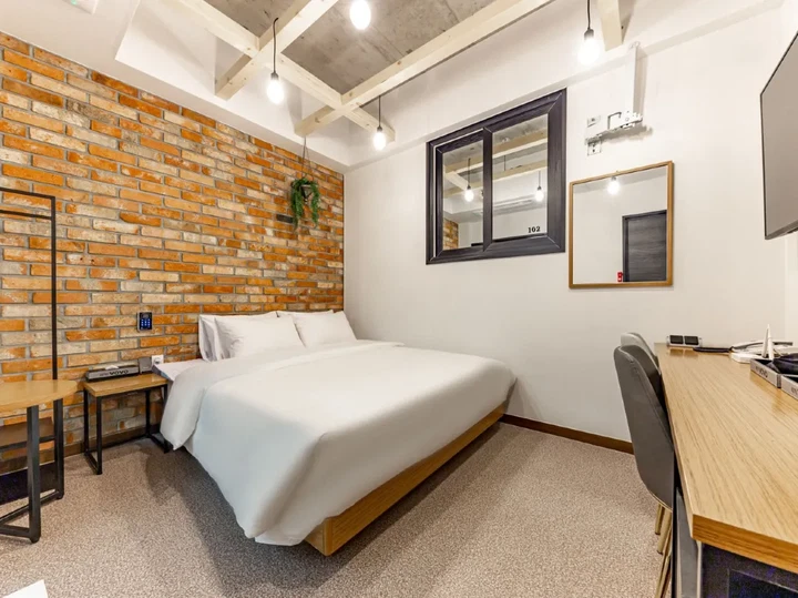 Jinju Hotel Vovo - Jinju
