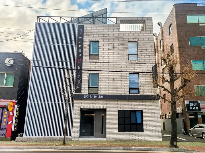 Jinju Wannabe Hotel - Jinju