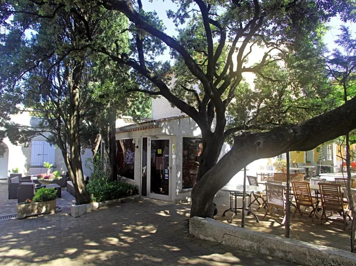 Le Petit Manoir Hôtel Provence Logis - Avignon