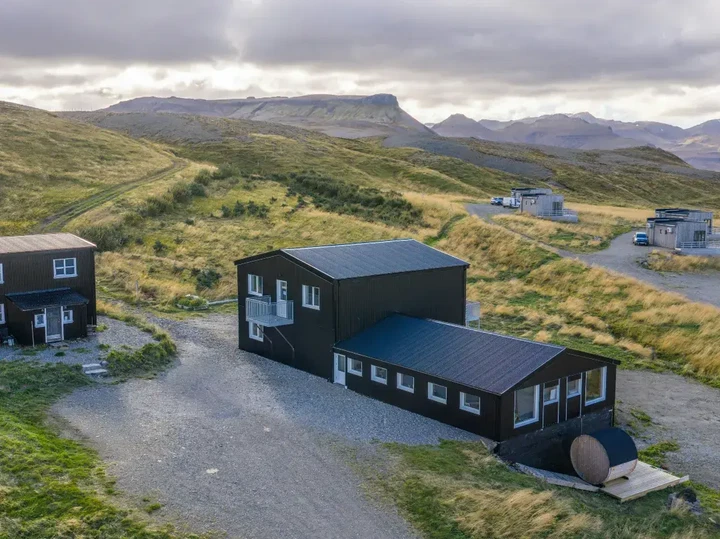 Dis Cottages - Island