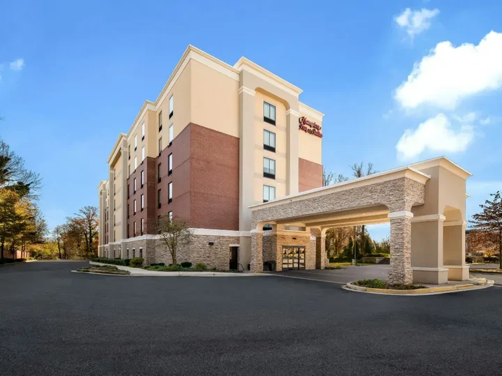 Hampton Inn & Suites Camp Springs/andrews Afb - Oxon Hill, MD