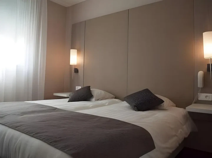 Hôtel Bristol - Hérouville-Saint-Clair