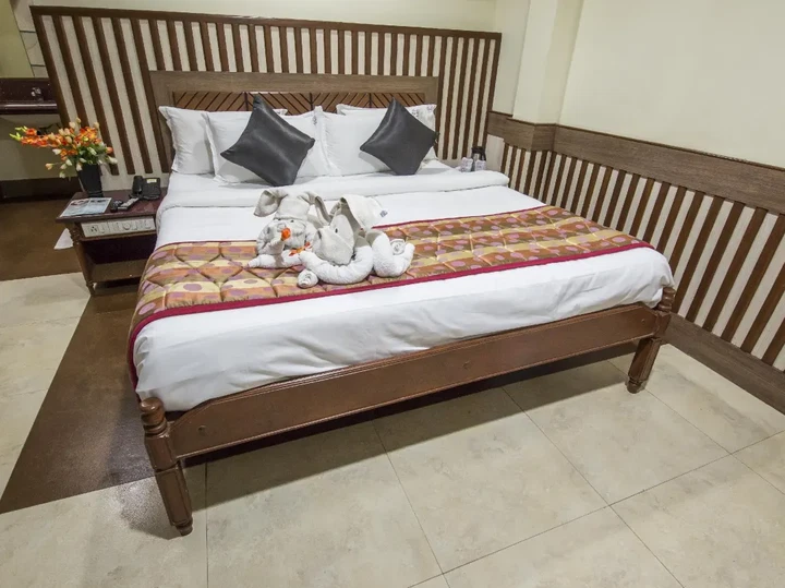 Hotel Aryaas - Tirunelveli