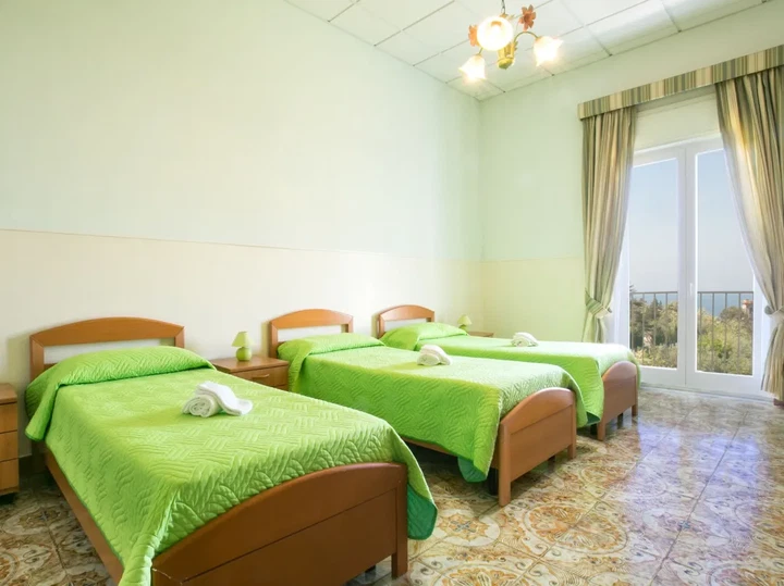 Sisters Hostel - Sorrento, Italy