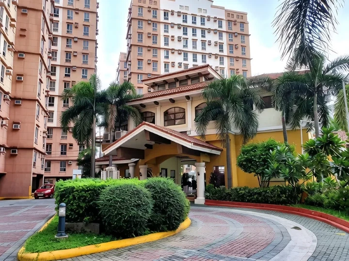 "Budget - No Frills" One Bedroom Condo Near Manila Airport With Kitchen. Ideal For Transient. 10k - Metro Manila