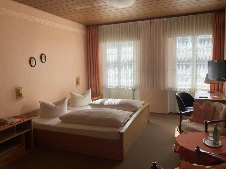 Hotel Im Lustgarten - Dossenheim