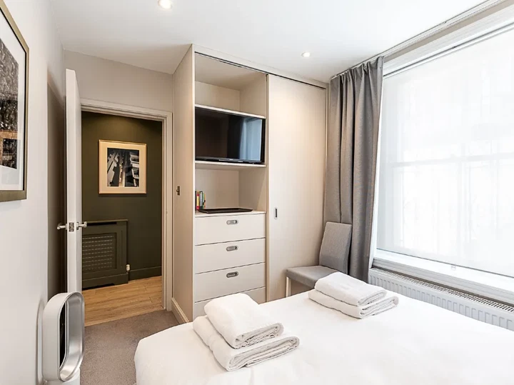 Chelsea Retreat With Private Patio - Fulham