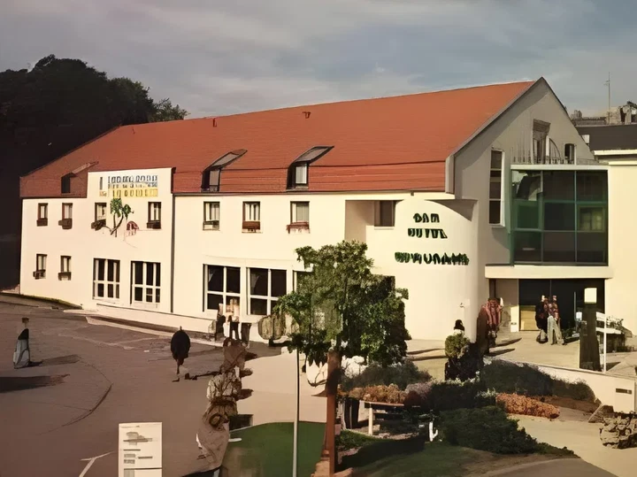 Hôtel - Restaurant L'évidence - Neufchâteau