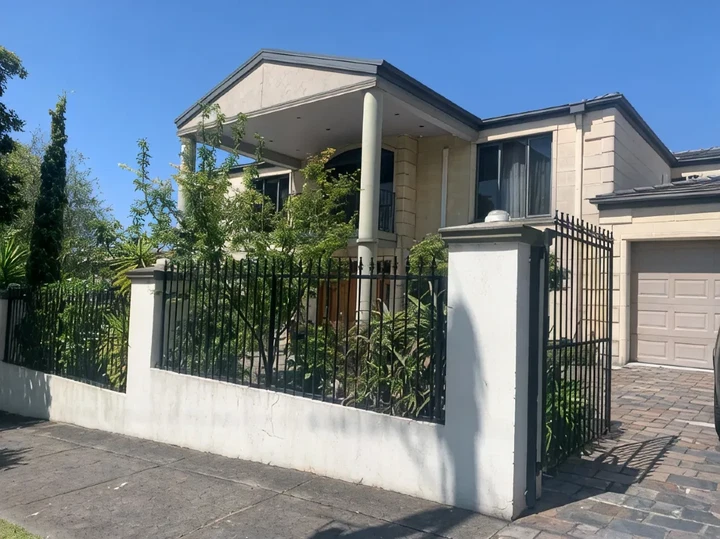 Room With Balcony - Melbourne