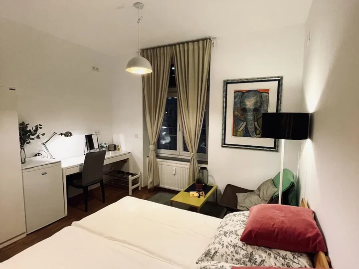 Jc&blue Guesthouse - Hostel - Frankfurt