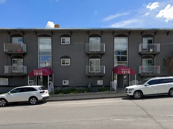Urban Nest-stay Close To Trendy Restaurants And Shops - Alberta