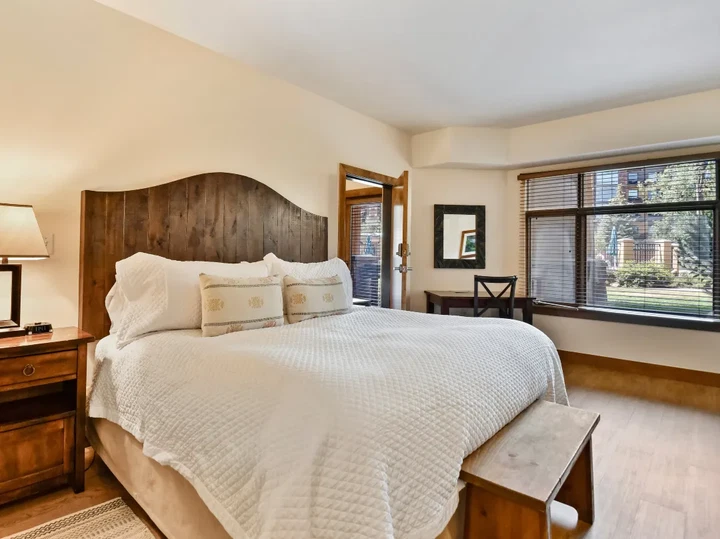 Sundial Hotel Room In Canyons Village, Walk Out To Pool, Walk To Hiking And Biking - Snowbird, UT