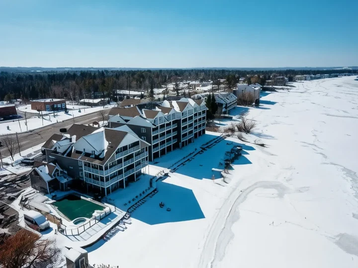 Cherry Tree Inn & Suites - Traverse City, MI