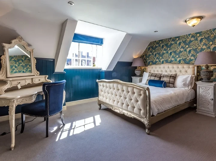 The Dirty Bottles Inn - Alnwick