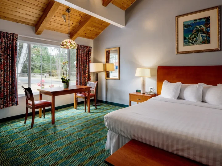 Butterfly Grove Inn - Big Sur, CA