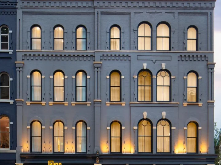 Kinn Guesthouse Downtown - Milwaukee, WI