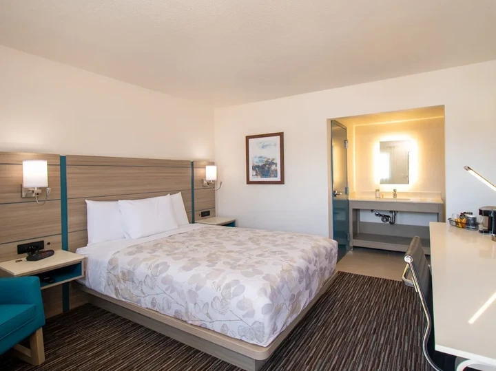 Lemon Heights Inn - Tustin, CA
