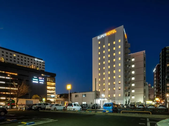 Super Hotel Kumamoto Ekimae Natural Hot Springs - Kumamoto