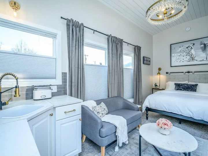 The Boutique Retreat - McMinnville, OR