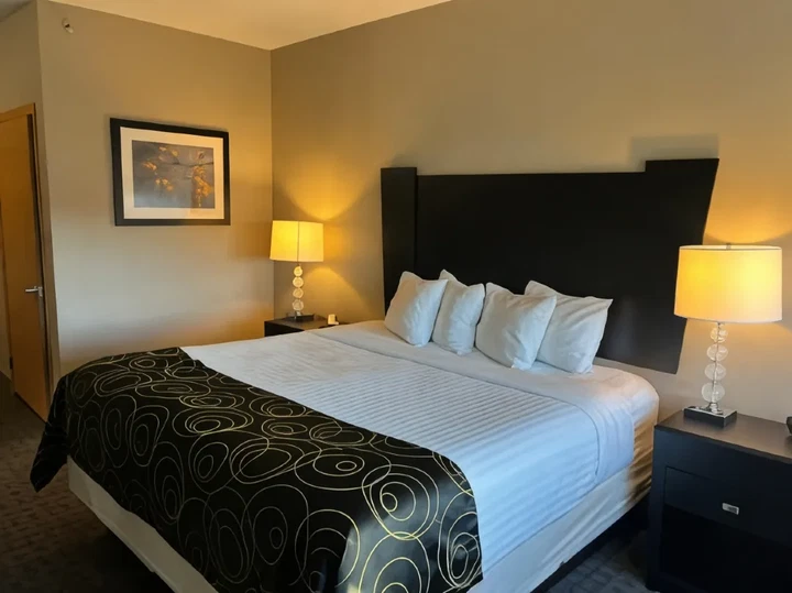 Okoboji Inn & Suites - Spirit Lake, IA