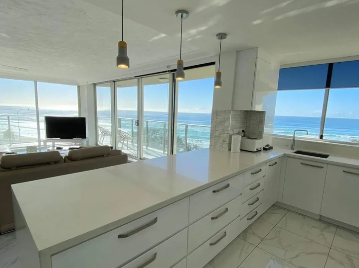 Hi Surf Beachfront Resort Apartments Official Site - Gold Coast
