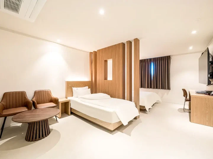 Jincheon Central Business Hotel - Daejeon