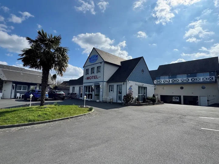 Contact Hôtel - Motel Les Bleuets Honfleur - Spa Et Massages - Honfleur