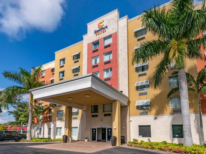 Comfort Suites Fort Lauderdale Airport South & Cruise Port - Broward County, FL