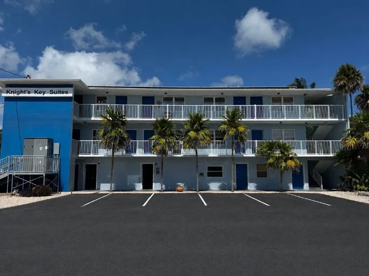 Knight's Key Suites - Florida Keys, FL