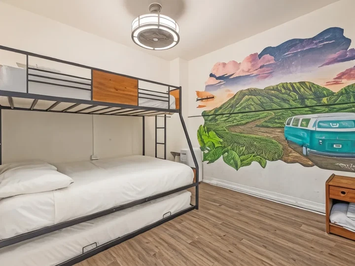 Howzit Hostels - Maui, HI