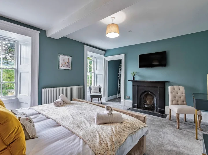 Luxury 9-bed Manor With Hot Tub & Free Parking - Dolgellau