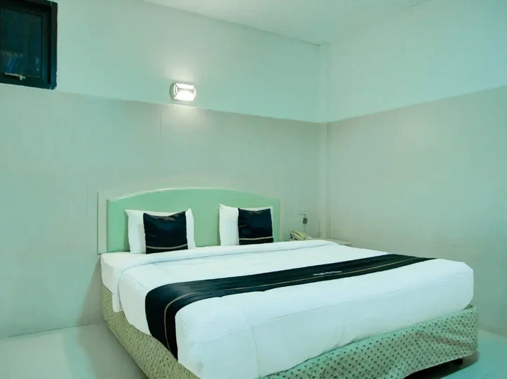 Townhouse Oak Palembang Near Jembatan Ampera Formerly Azzura Hotel - Palembang
