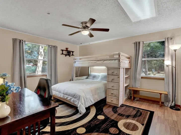 Bnb Hyperion | 4b2b Home W Firepit, Hot Tub & Pond - Florida