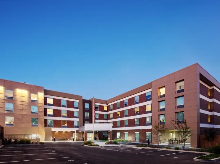 Home2 Suites By Hilton Memphis Downtown - Memphis, TN