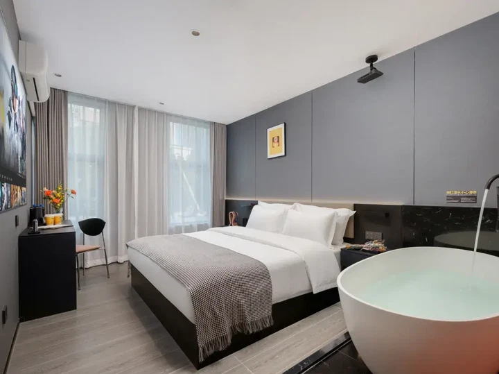 Banana Fun Hotel -