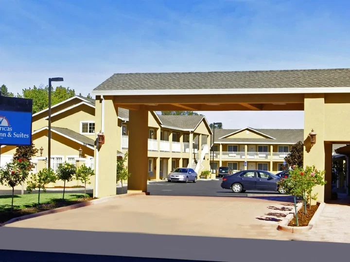 Fairview Inn & Suites - Healdsburg, CA