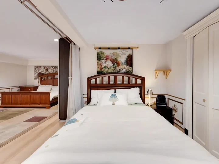 Private Entry Nature‑filled Suite | 2br 2ba Anmore - Port Moody