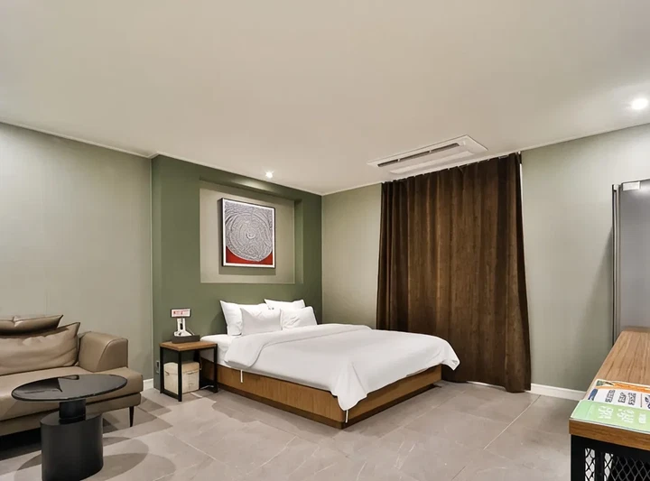 Hotel Burning - Bucheon-si