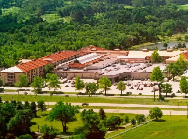 Decatur Conference Center And Hotel - Decatur, IL