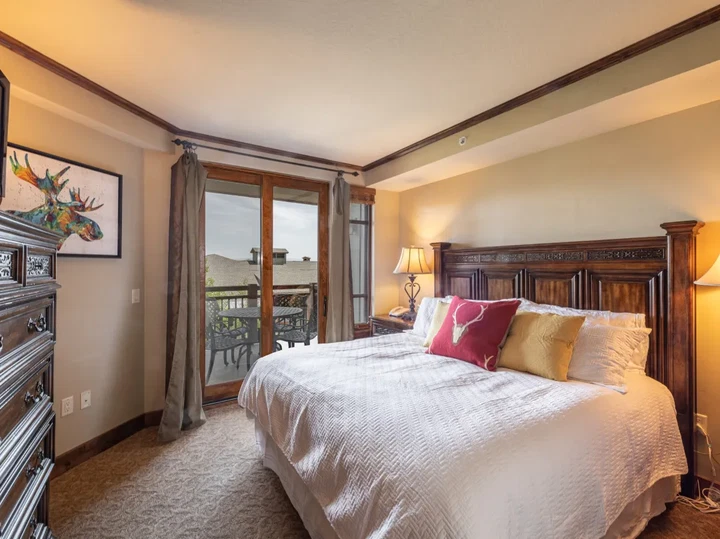 Luxury Resort Ski In Ski Out Hyatt Centric Residence 1br Condo Pool Gym Hot Tub Restaurant More - Utah