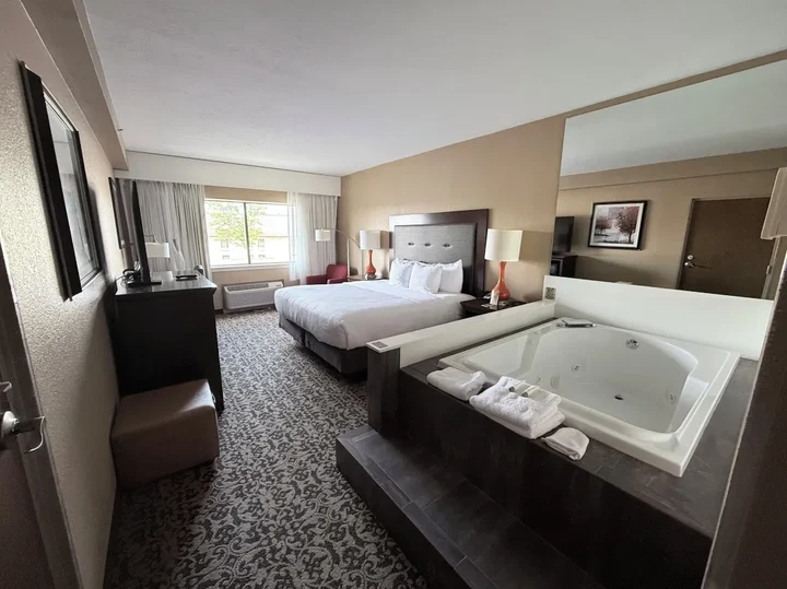 Grand Oaks Hotel - Branson, MO