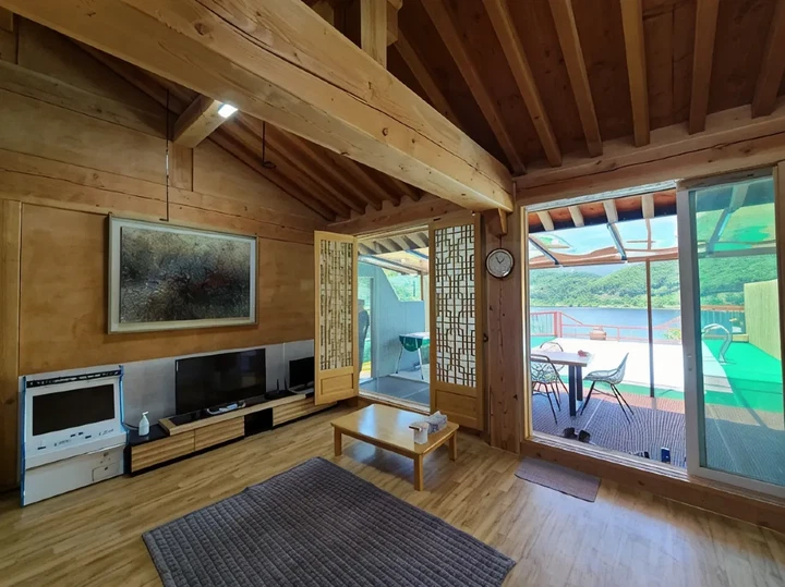 Cheongdo Heehee Nakrak Pool Villa Pension - Daegu