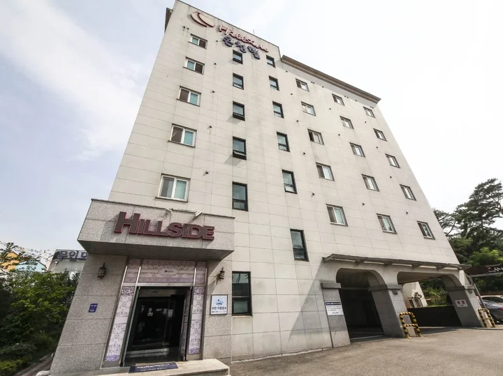 Hwaseong Hill Side Hot Spring Hotel - Danyang-gun