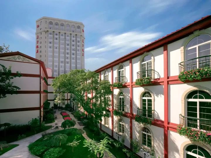 Dong Fang Hotel - Beijing