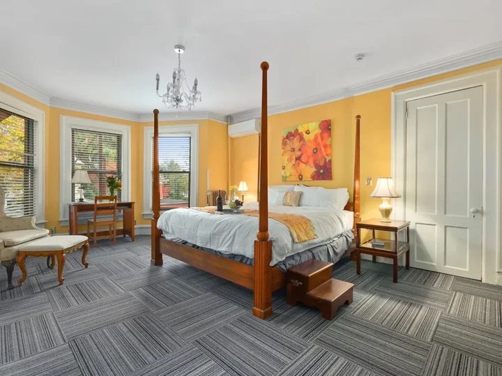 Debary Inn - Elizabeth, NJ