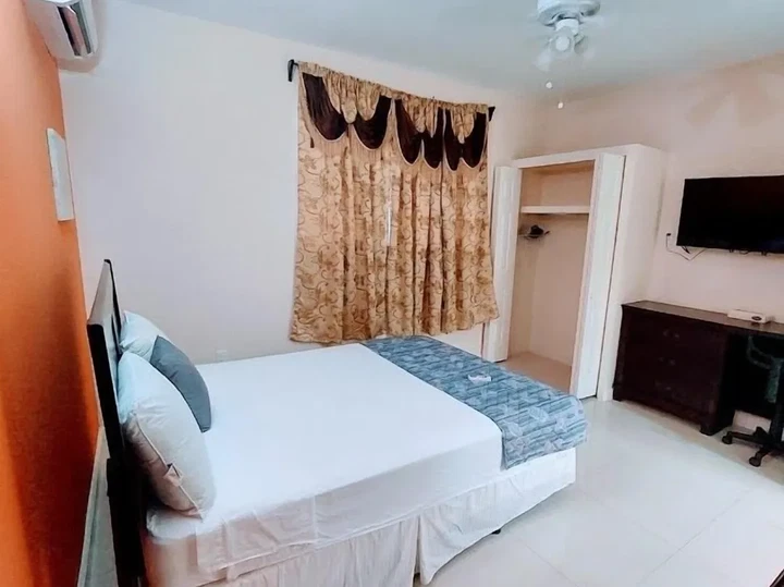 The Golden Gate Inn - Saint Kitts and Nevis