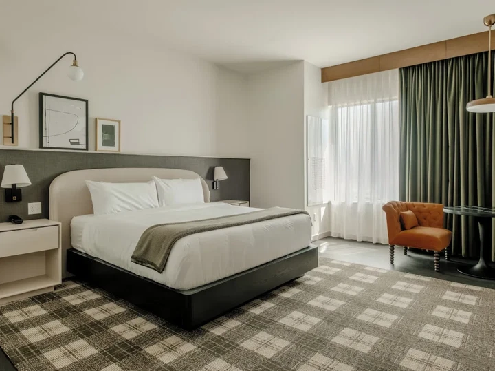Hotel Longmont - Longmont, CO